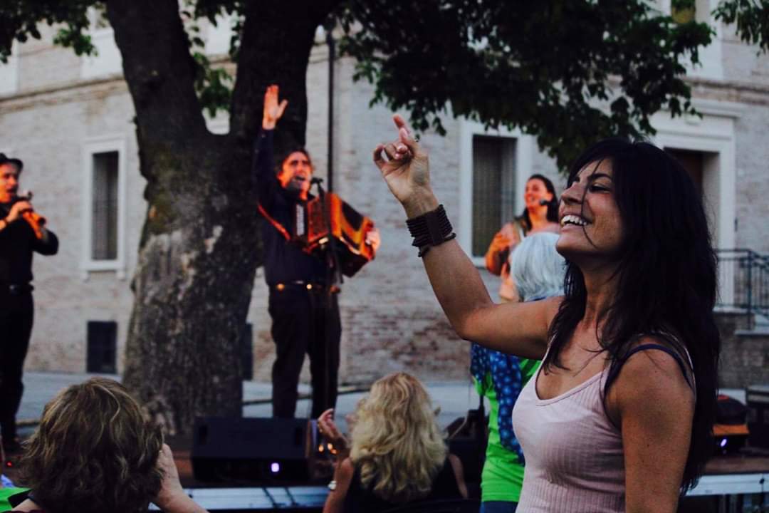 RisorgiMarche, applausi e ballate a Corridonia con Ambrogio Sparagna - Piceno Oggi