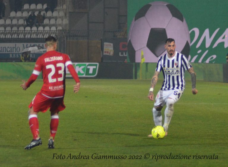 Cremonese-Ascoli, arbitra Volpi. Falasco:"Trasformerò i fischi in applausi." Stroppa nuova guida ...