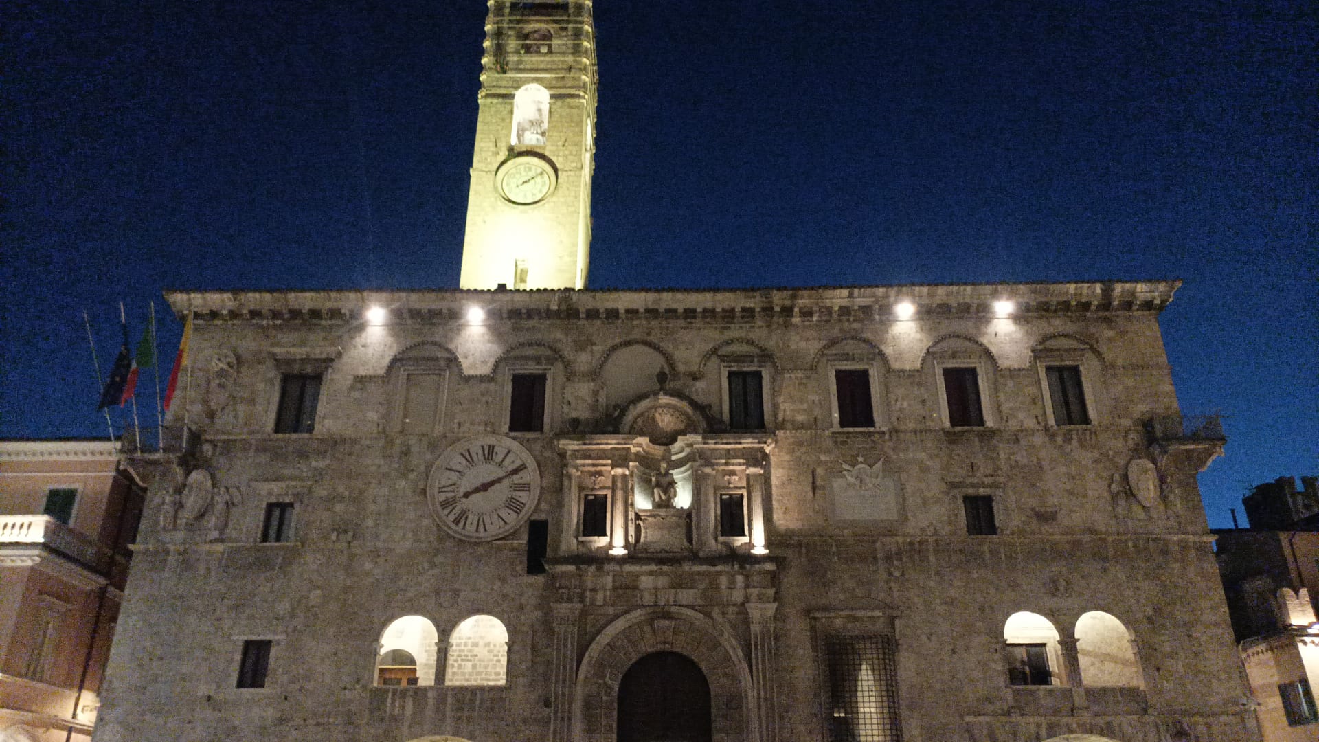 “Facciamo luce sull'endometriosi”, Palazzo dei Capitani illuminato di ...